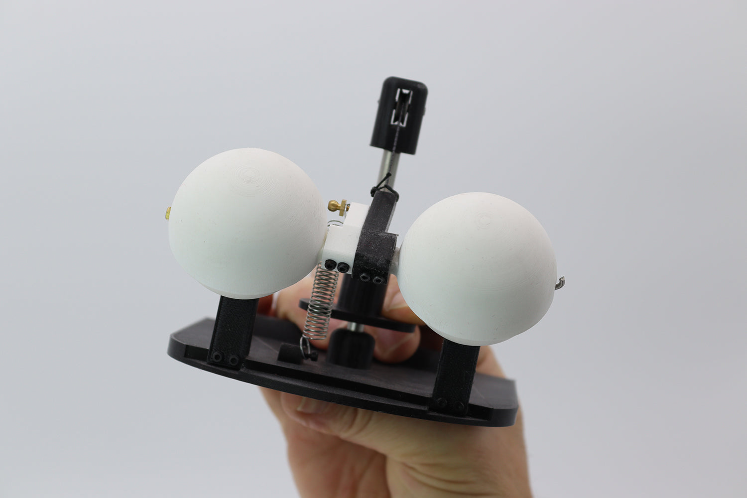 Hand Operated Eye Mechanism for Puppets