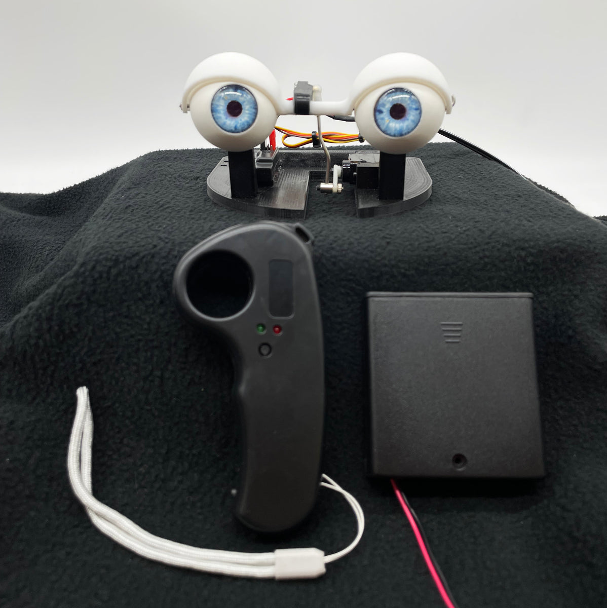 Animatronic Blinking Eyes for Puppets or Robotics