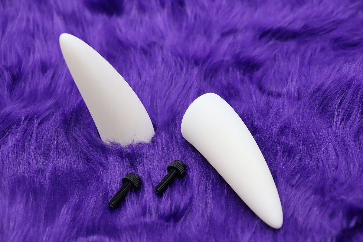 Curved Puppet Horns