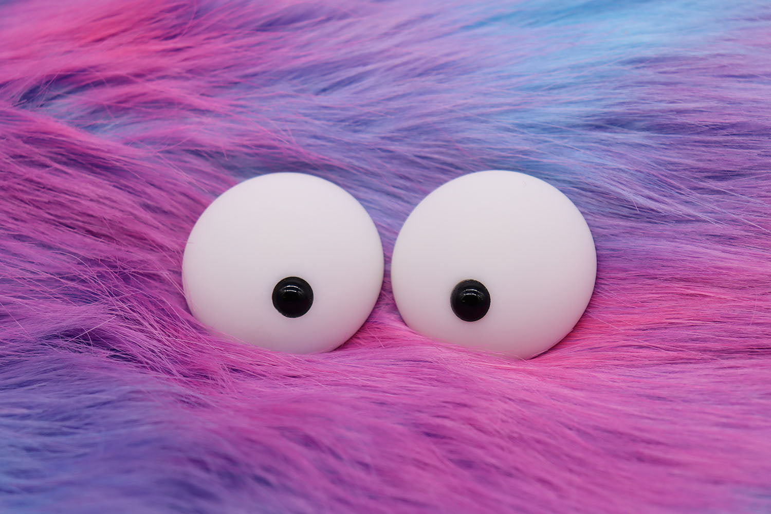 Round Flat Puppet Eyes with Dots
